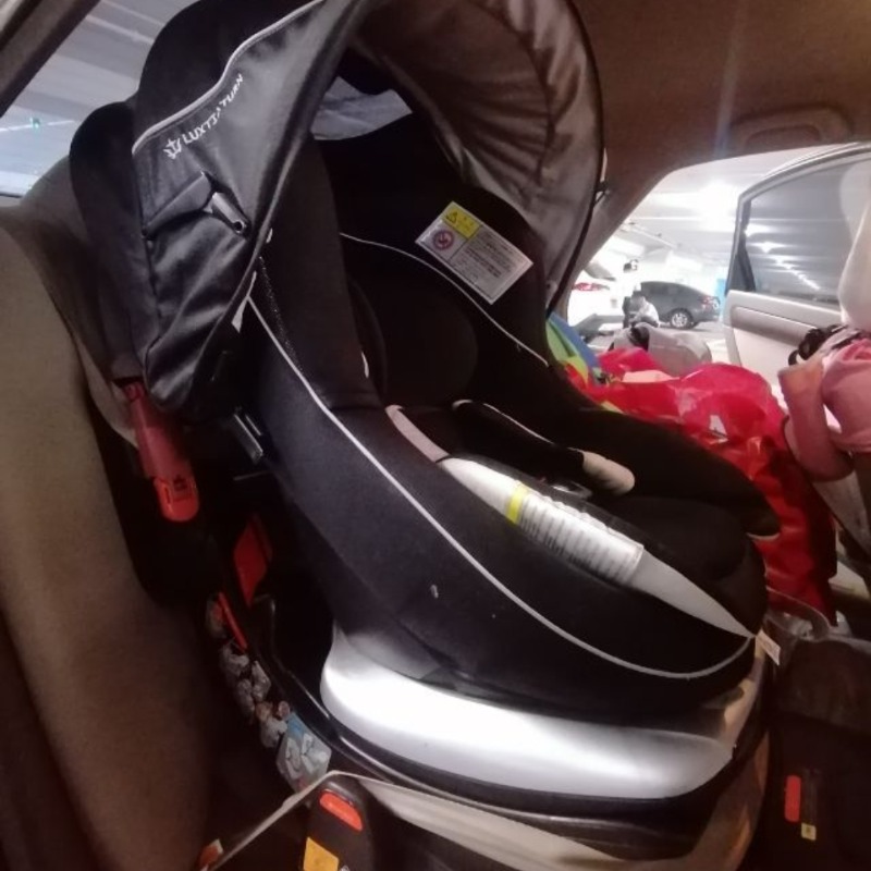 คาร์ซีท Combi รุ่น Luxtia Turn | mombiestreet สินค้าแม่และเด็ก