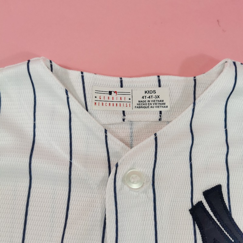 GENUINE MERCHANDISE KIDS เสื้อ baseball Size 4T | mombiestreet สินค้าแม่และเด็ก