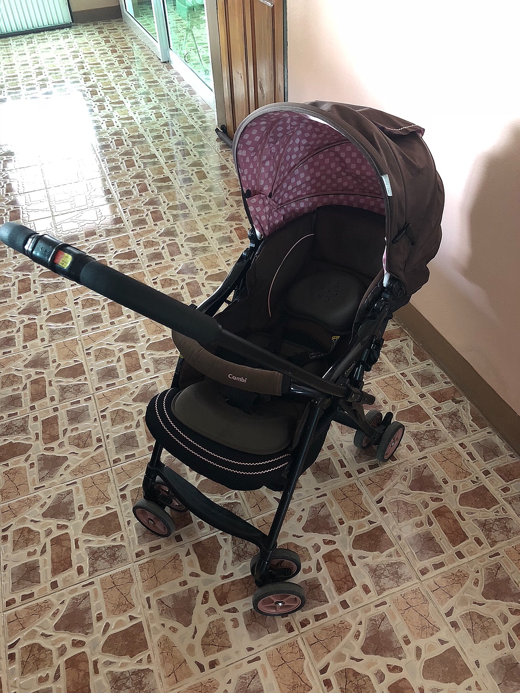 รถเข็นเด็ก Combi White Label | mombiestreet สินค้าแม่และเด็ก